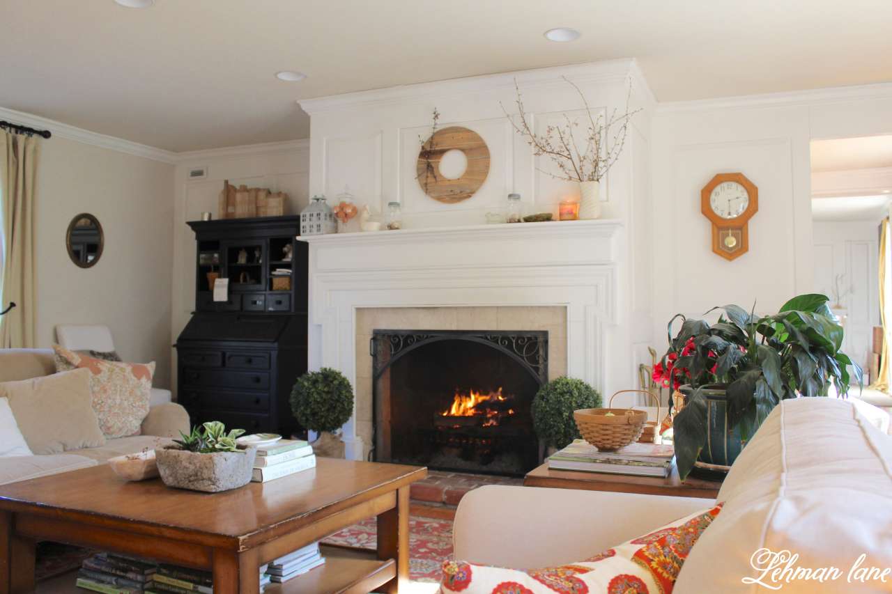 Simple & Beautiful Farmhouse Spring Mantel with 4 Free Spring Mantel ...