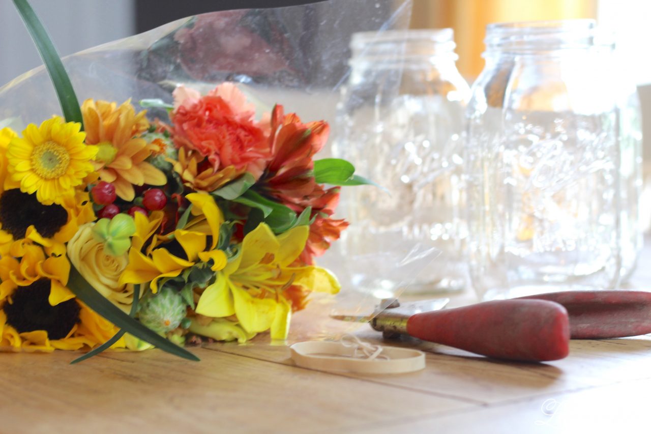 DIY Simple Flower Arrangement Tips (3 Flower Displays in 15 Minutes ...